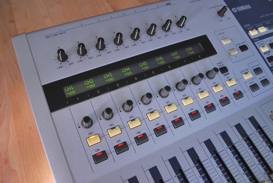 YAMAHA 01x DIGITALNI MIXER TOP-BEST-TOP