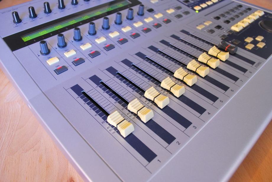 YAMAHA 01x DIGITALNI MIXER TOP-BEST-TOP
