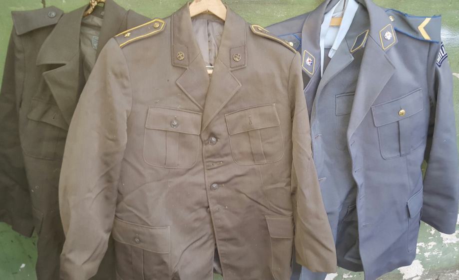 4 uniforme Jna i Milicija