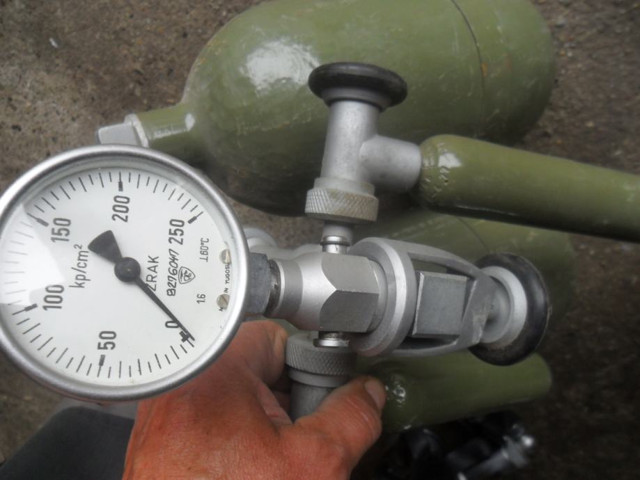 boce za kisik - komplet JNA iz tenka-vintage--zamjene za starine