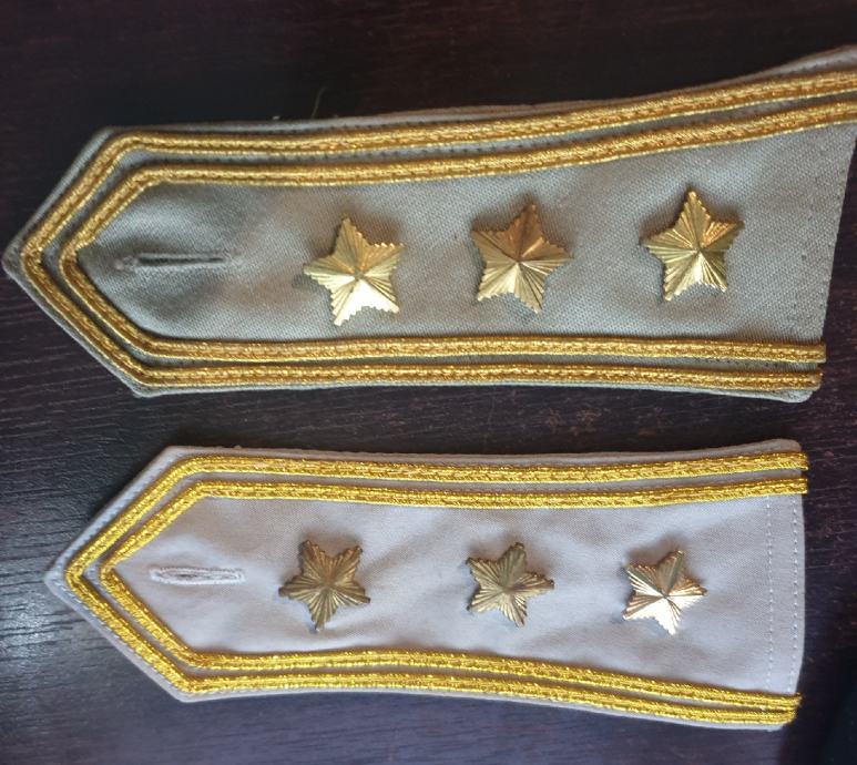 epolete JNA pukovnik