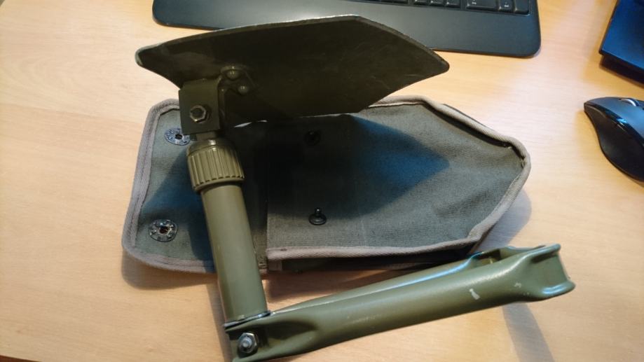 JNA ašov (vojna lopata, lopatica)