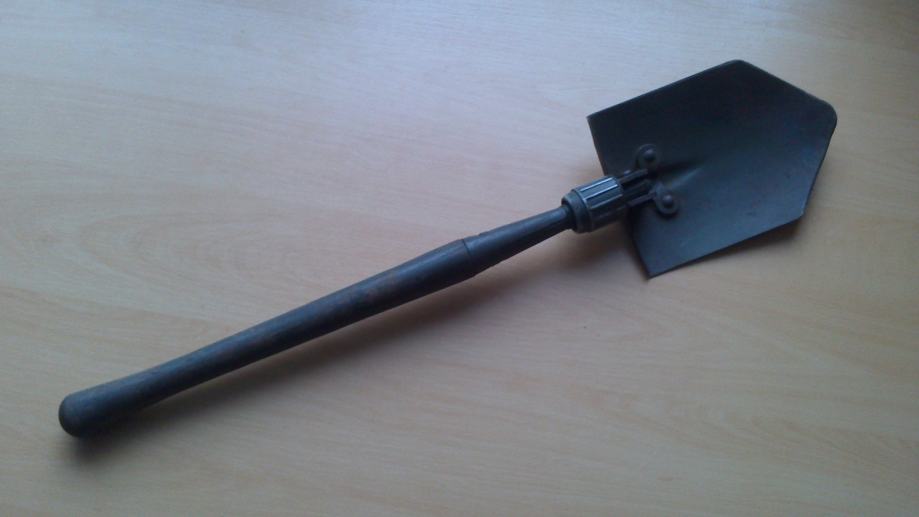 JNA ašov (vojna lopatica)