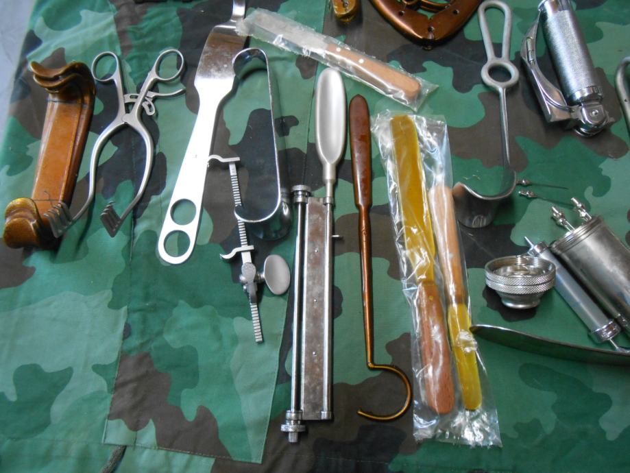 JNA KIRURŠKI INSTRUMENTI