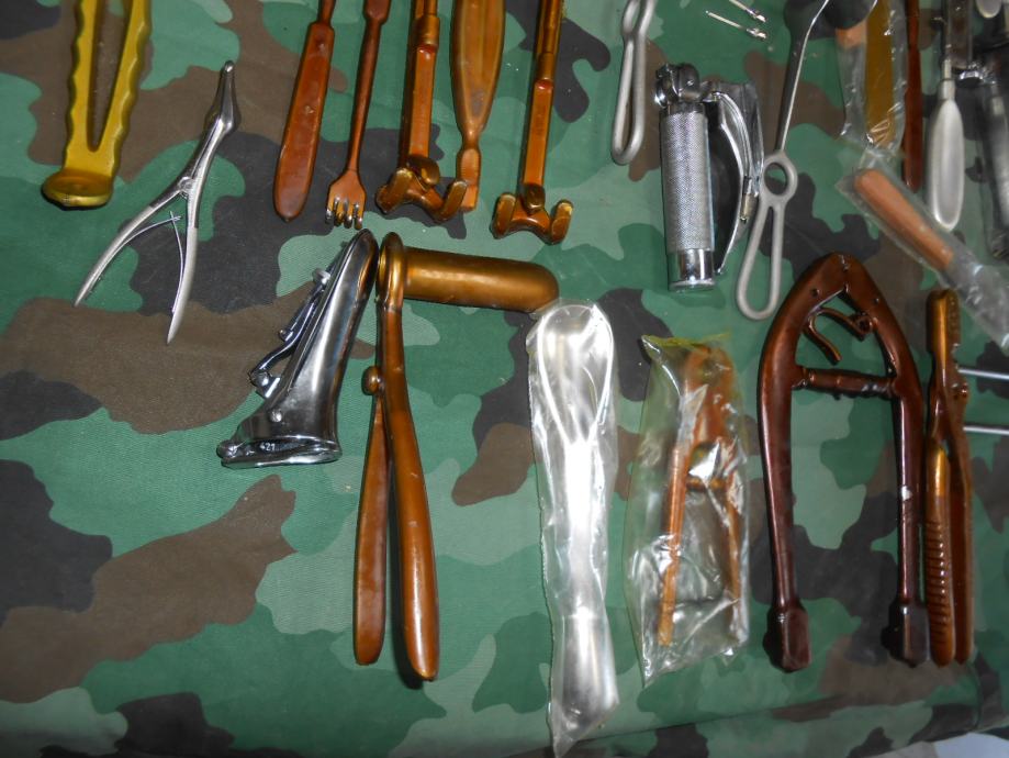 JNA KIRURŠKI INSTRUMENTI