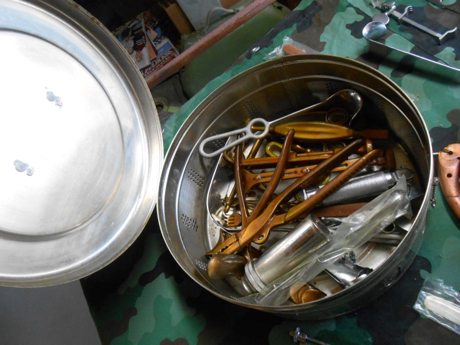 JNA KIRURŠKI INSTRUMENTI