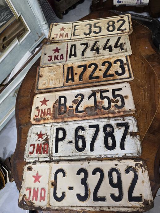 Jna vojne tablice za auto kolekcija