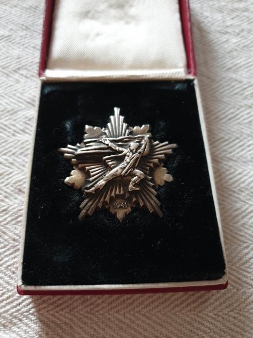 Originalna Partizanska spomenica 1941 sa kutijom