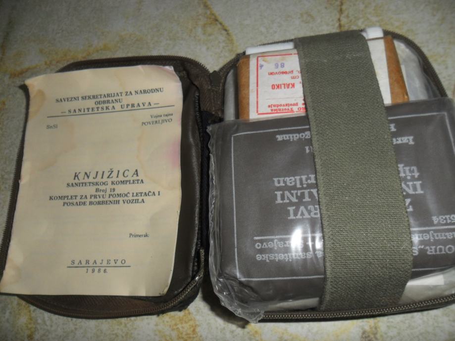 prva pomoč pilota JNA-zamjene za starine