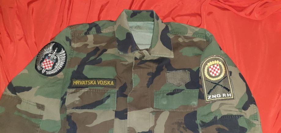 vojna kosulja HVU s oznakma
