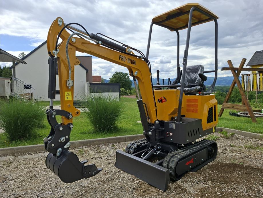 AKCIJA! Mini bager 1T s pomičnom rukom - ZADNJI KOMAD!