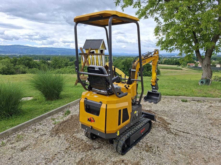 AKCIJA! Mini bager 1T s pomičnom rukom - ZADNJI KOMAD!