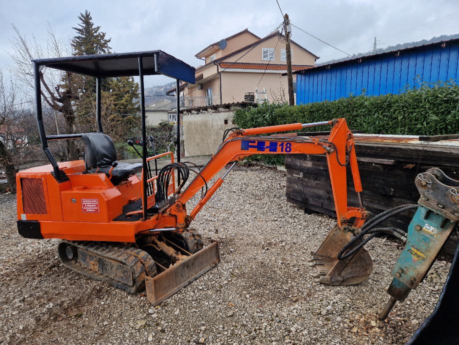 Bager 1,8 tona sa čekićem