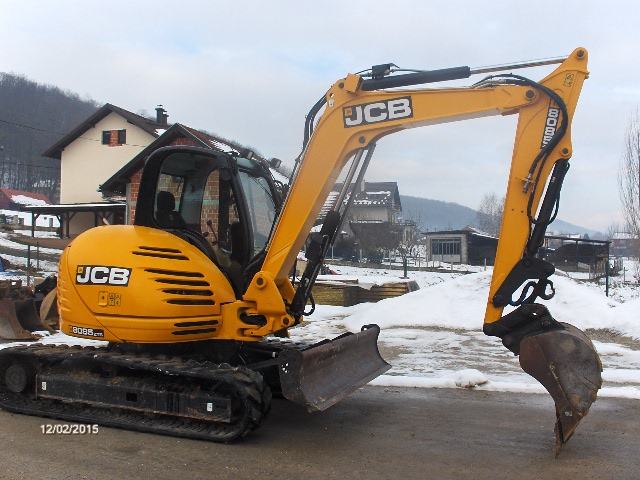 BAGER JCB 8085