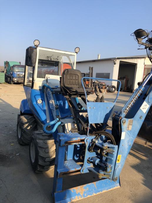 Multifunkcionalni stroj - C.S.F. Telescopic SL30D