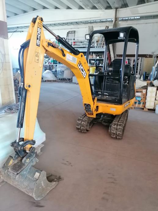 JCB 8018