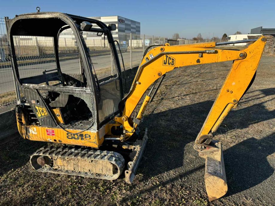 JCB 8018