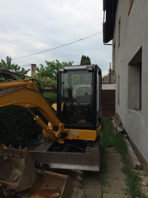 JCB 803 Plus