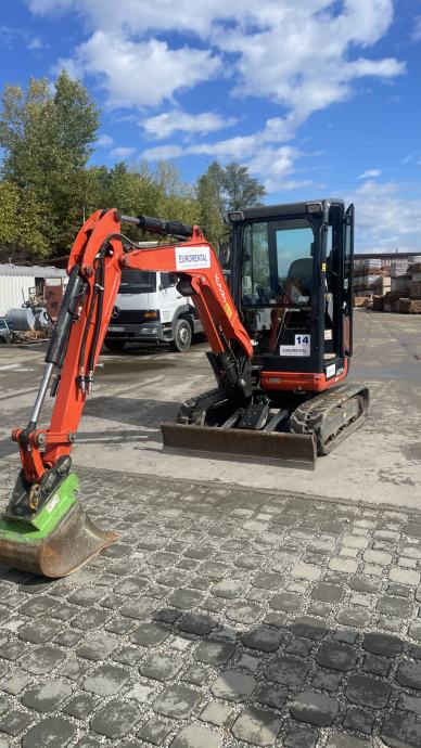 Kubota U 27-4 može najam