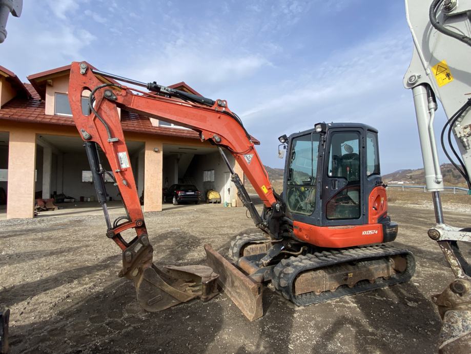 Kubota KX057-4 2015., nove gusjenice, 2 korpe