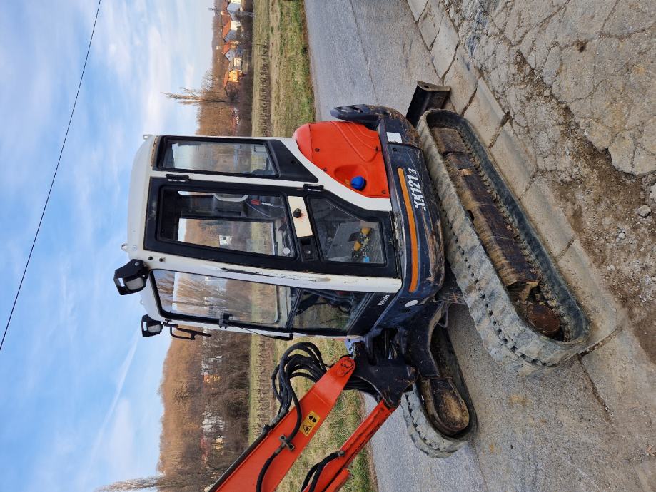 KUBOTA KX 121-3