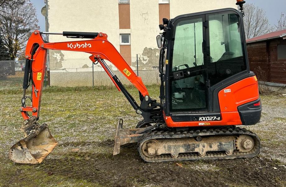 KUBOTA KX027-4