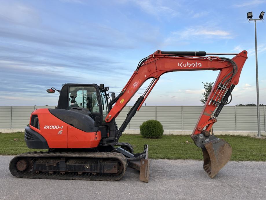 KUBOTA KX080-4 // 2015.G. // 2653 R/H // 2 KORPE // 8200 KG // KLIMA