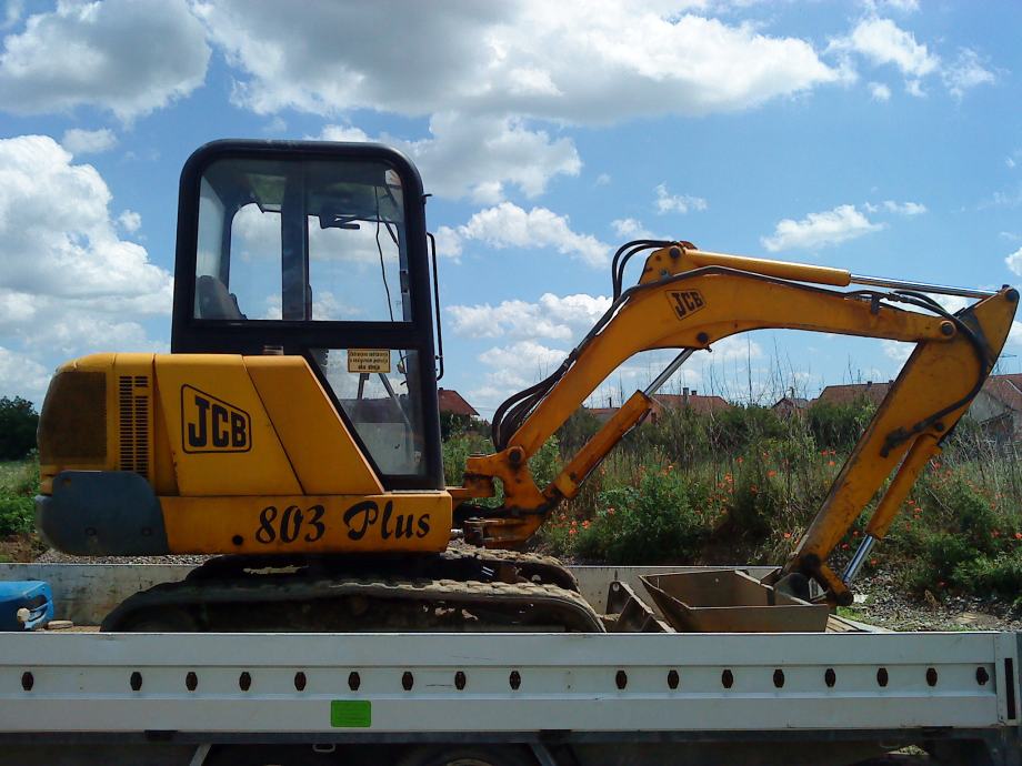 mini bager 3,5t JCB 803 plus i prikolica