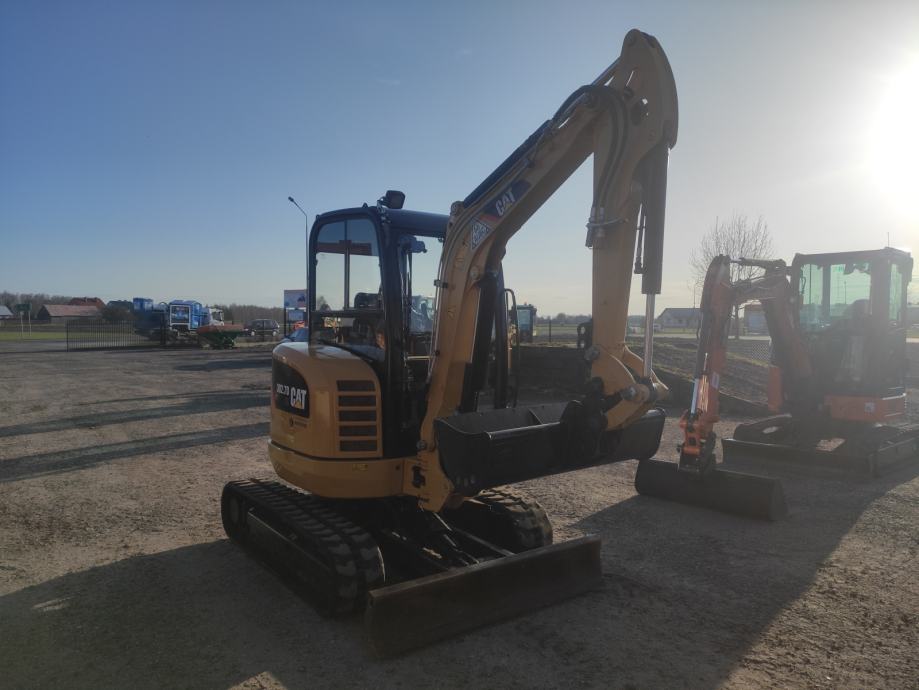 MINI BAGER CATERPILLAR CAT 302.7 DCR 1160sati motora 2017godina