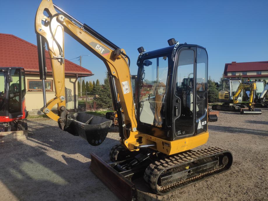 MINI BAGER CATERPILLAR CAT 302.7 DCR 1160sati motora 2017godina