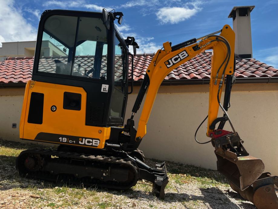 Mini bager JCB 19C-1