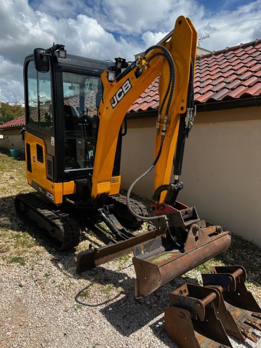 Mini bager JCB 19C-1