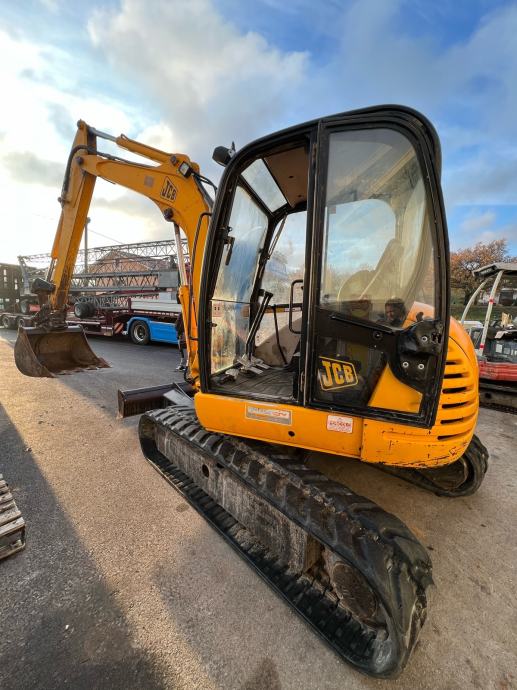 MINI BAGER JCB 8052