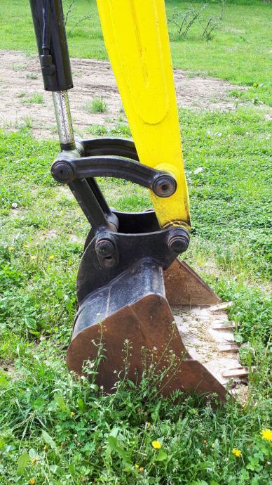 Mini Bager Komatsu PC 40-6; Motor neispravan; Popravak potreban