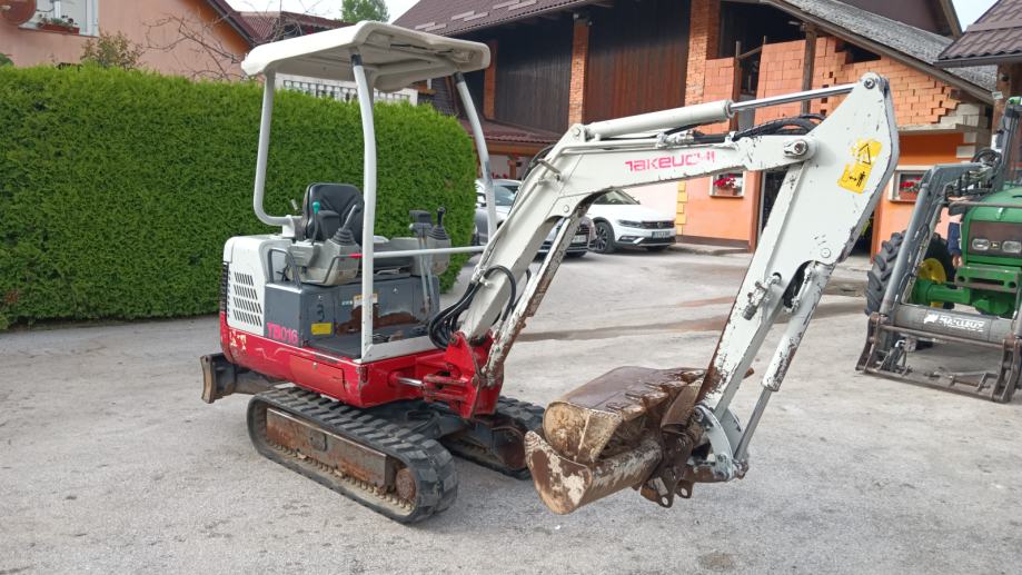 MINI BAGER Takeuchi TB 016 - 1650 KG - 3 ŽLICE - RAZŠIRLJIVO PODVOZJE