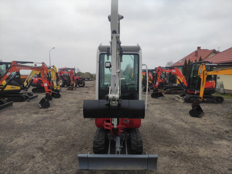 Mini bager Takeuchi TB 016
