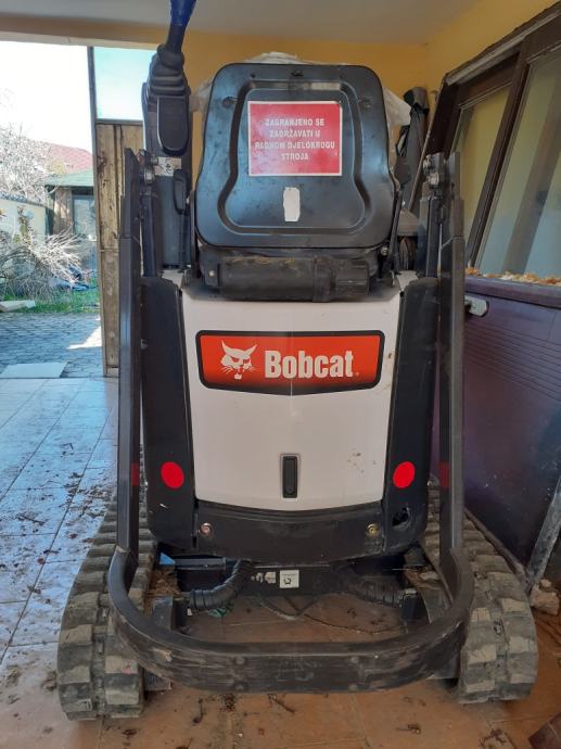 Prodajem Mini bager Bobcat E10