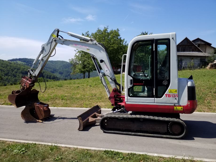 TAKEUCHI TB 135