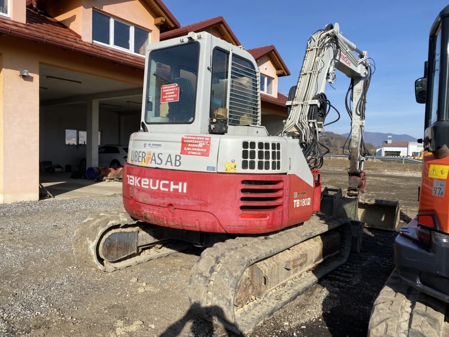 Takeuchi TB 180 FR klima, POWERTILT s 3 korpe, pumpa za gorivo