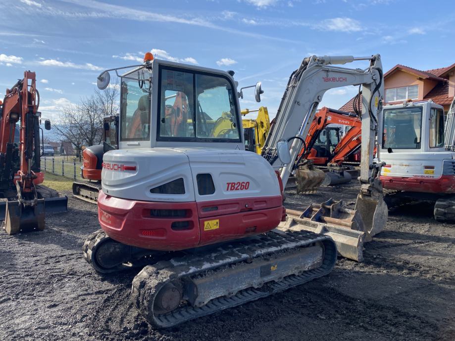 Takeuchi TB 260 2016.g., klima, pumpa za gorivo, 3 korpe