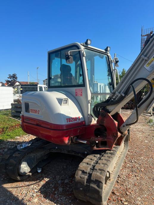 Takeuchi TB 260