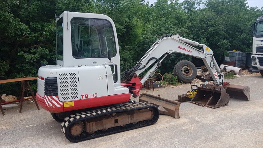 Takeuchi TB 135