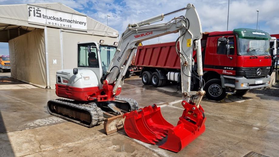 TAKEUCHI TB260 - POWERTILT - 3X KORPA - 2019 GODINA - 2605 SATI