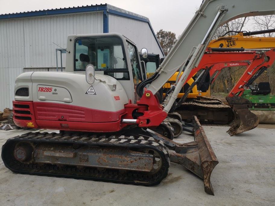 TAKEUCHI TB285 - TB290 - 2013 - 3.800h - Nove gusjenice