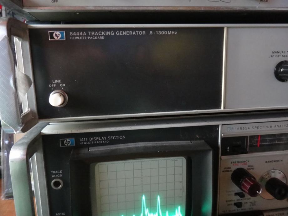 Analizator spektra HP-141t + HP-8444a 10 MHz do 18 GHz za 4800 KN