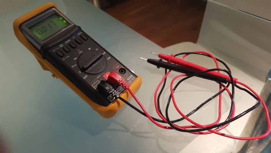 Chauvin Arnoux C.A 5220, digitalni multimetar,rang Fluke-a...