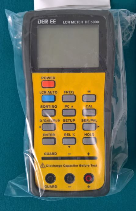 Der EE DE-5000 LCR meter