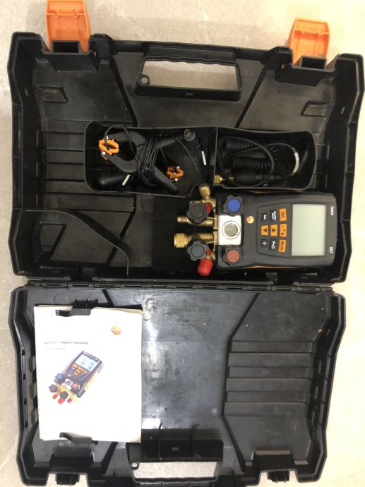 Digitalni manometri TESTO 557