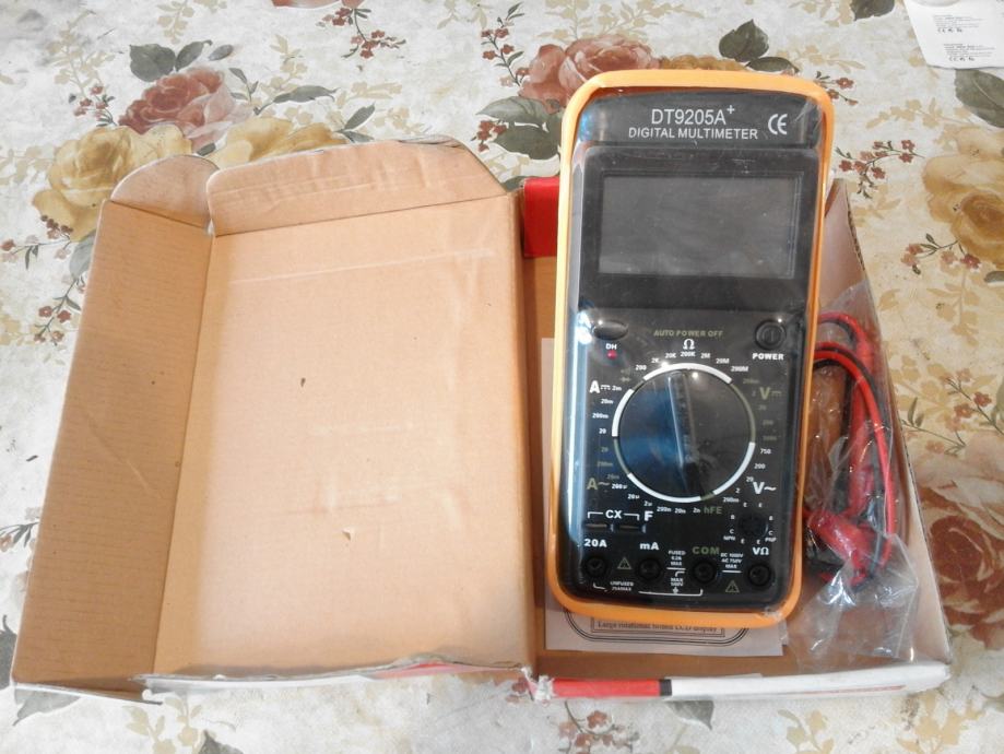 Digitalni mjerni instrument DT9205A+