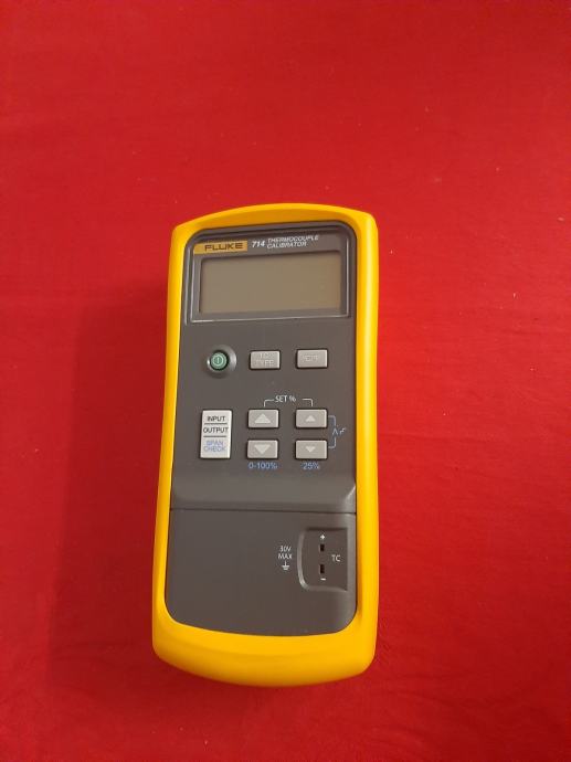 Fluke 714 Thermocouple Calibrator